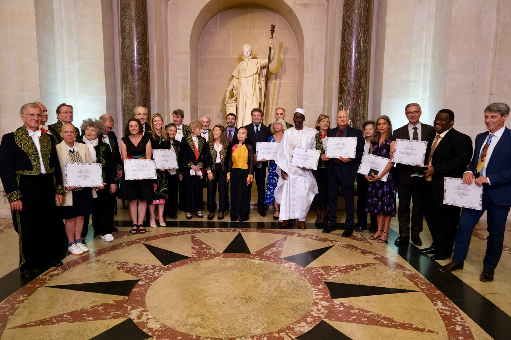 Le 21 juin 2023, la Fondation Raoul Follereau a reçu le Grand Prix ...